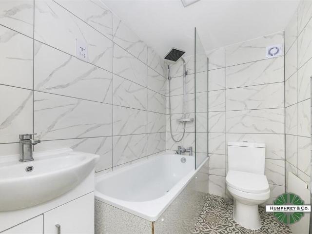 apartment for rent in Clifden Road, E5 0LJ