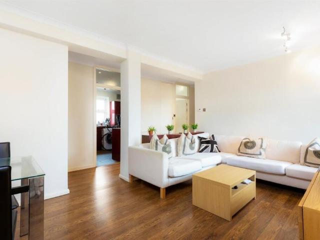 apartment for rent in Clifford Avenue, SW14 7BY