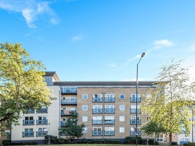 apartment for rent in Cline Road, N11 2ND