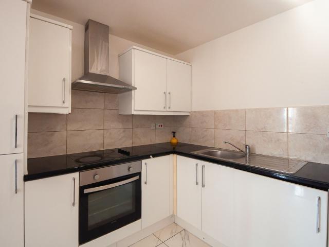 apartment for rent in Cranbrook Road, IG1 4DU