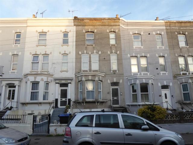 apartment for rent in Crescent Road, CT11 9QX