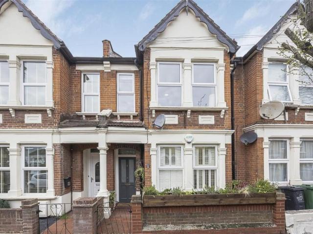 apartment for rent in Cromwell Road, E17 9JN