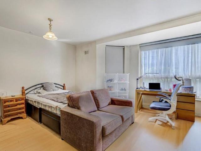apartment for rent in Cromwell Road, SW5 0SS