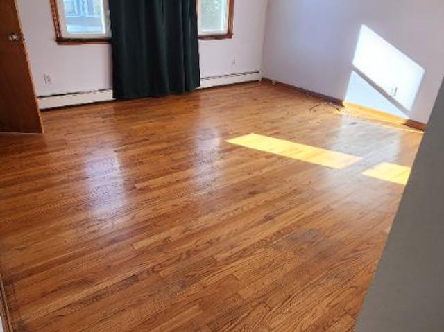 Apartment for Rent in Cross St. Harrison with Par