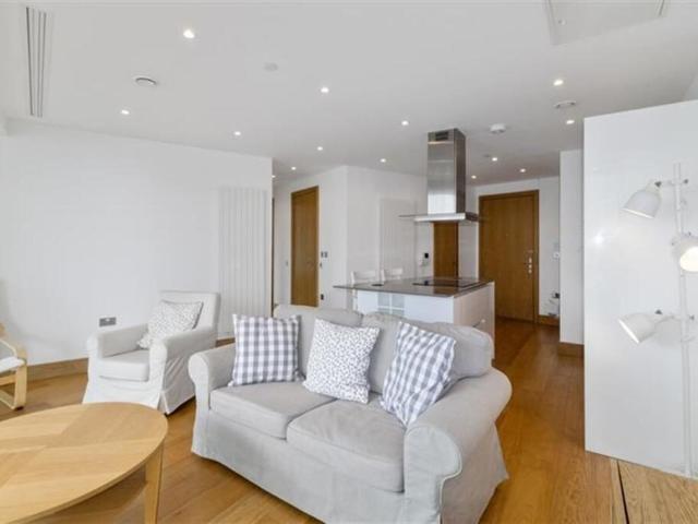 apartment for rent in Crossharbour Plaza, E14 9SS