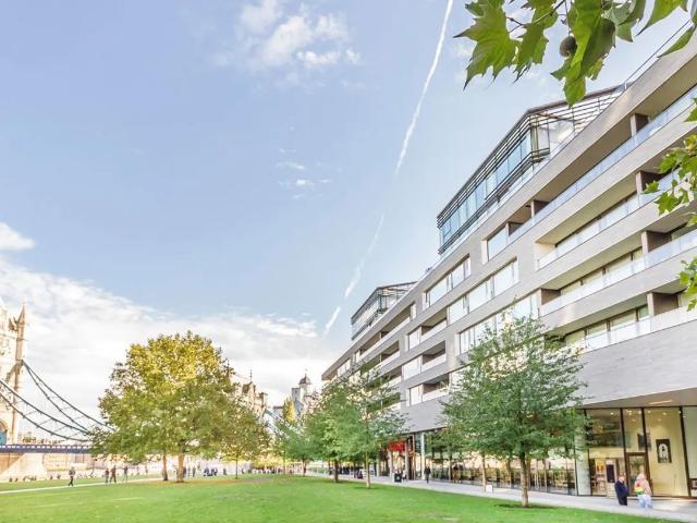 apartment for rent in Crown Square, London, SE1 2SF