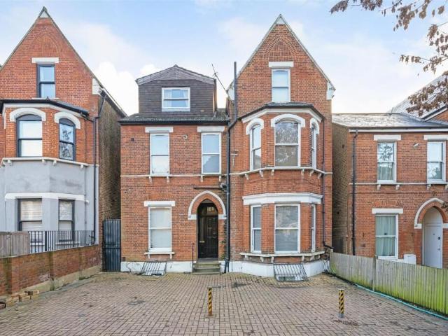 apartment for rent in Croydon Road, SE20 7TT