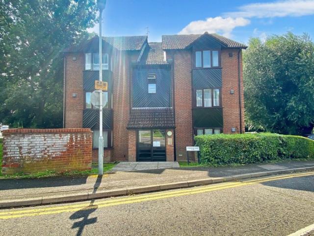 apartment for rent in Amberley Way, Uxbridge, UB10