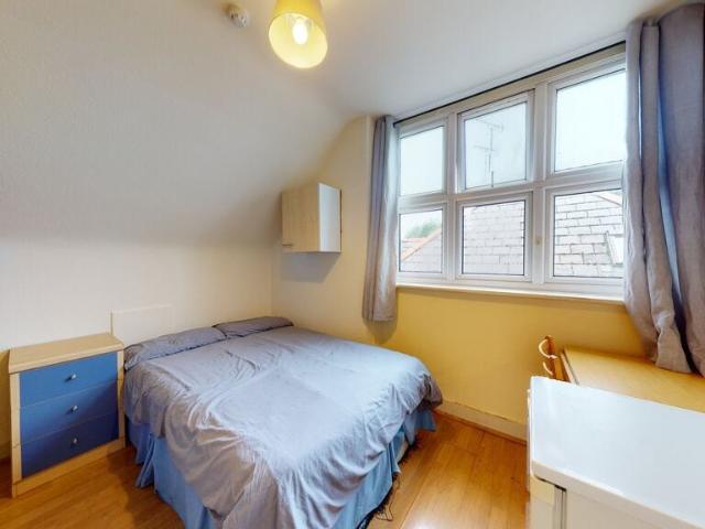 Room to rent on Anson Road, London