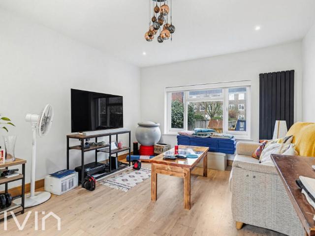 apartment for rent in Addiscombe Road, CR0 6SJ