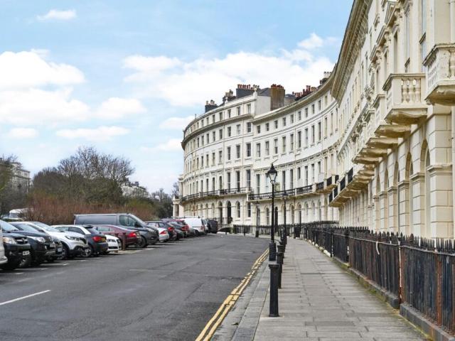 apartment for rent in Adelaide Crescent, Hove