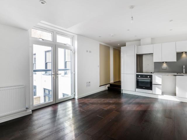 apartment for rent in Adolphus Road, London, N4