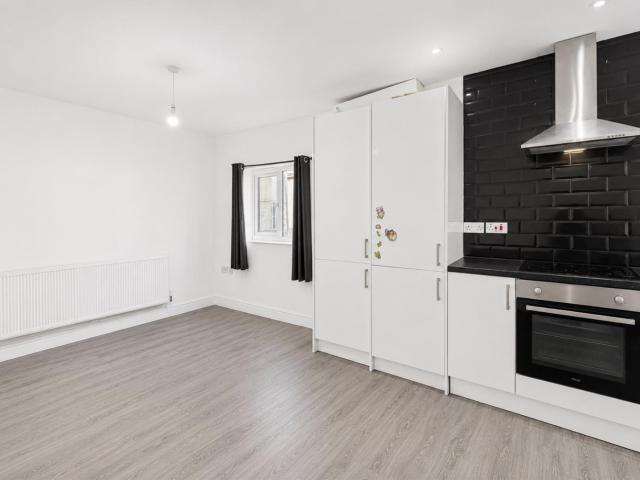 apartment for rent in Albany Road, Cardiff, CF24 3RT