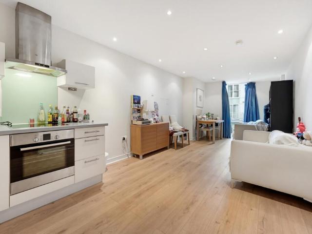 apartment for rent in Albert Embankment, SE1 7HG