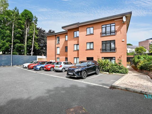 apartment for rent in Apt 14, 39A Dundela Crescent, Belfast, BT4 3BN