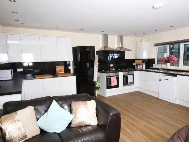 apartment for rent in Apt 2 Millers Dale, 9 Cemetery Road, Sheffield