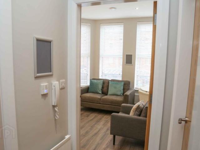 apartment for rent in Apt 4, 61 Eglantine Avenue, Belfast, BT9 6EW