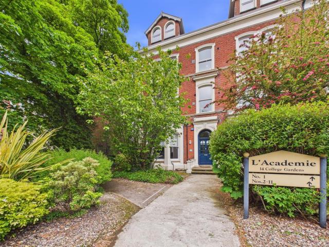 apartment for rent in Apt 8 'L'Academie', 14 College Gardens, Belfast, BT9 6BQ