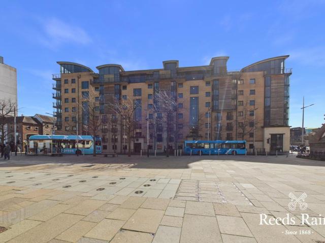 apartment for rent in Apartment 6 17 Queens Square, Belfast, BT1 3FF