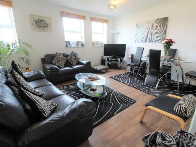 apartment for rent in Arklay Close, UB8 3WP