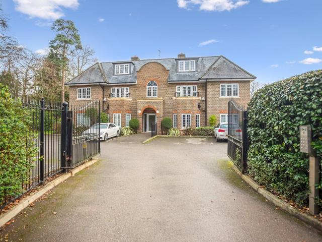 apartment for rent in Ascot Berkshire SL5 7ES St. Georges Lane