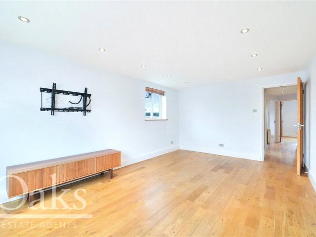 apartment for rent in Ashburton Road, Addiscombe, Surrey