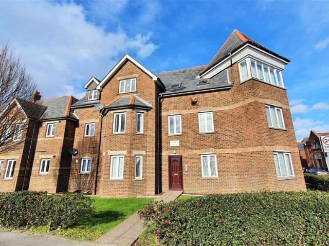 Apartment for rent in Ashley Road, Poole