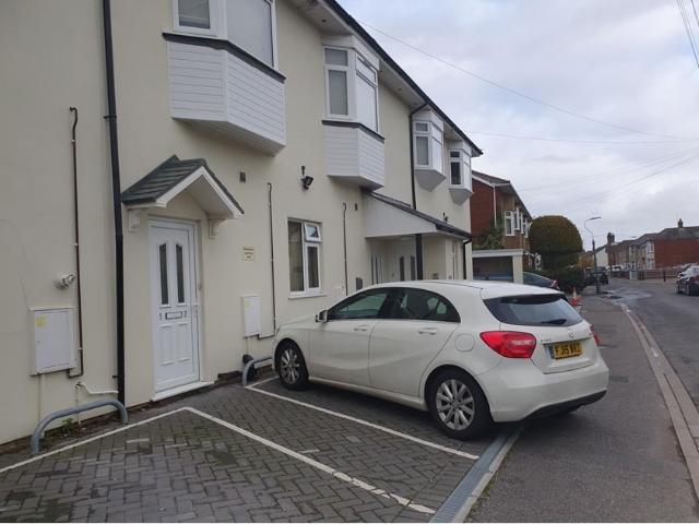 apartment for rent in Boscombe Grove Rd, Boscombe