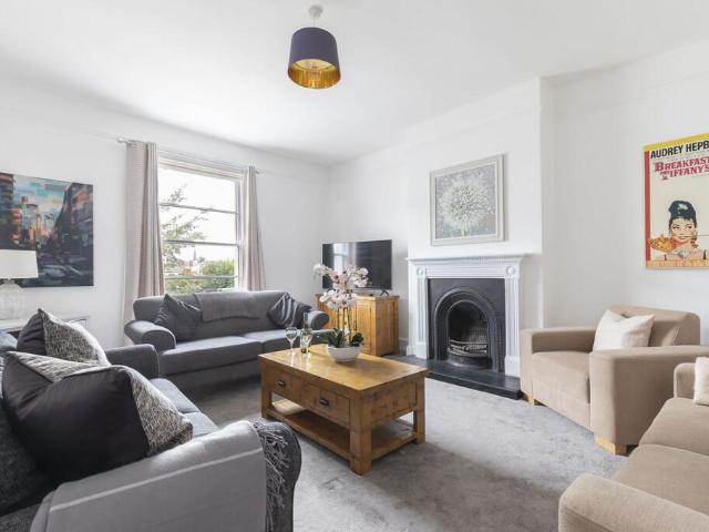 apartment for rent in Bath Road, GL53 7NE