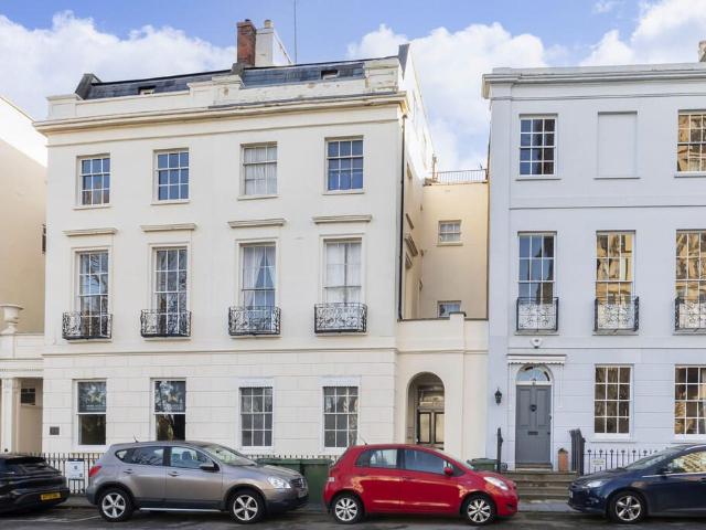 apartment for rent in Bath Road, GL53 7JX