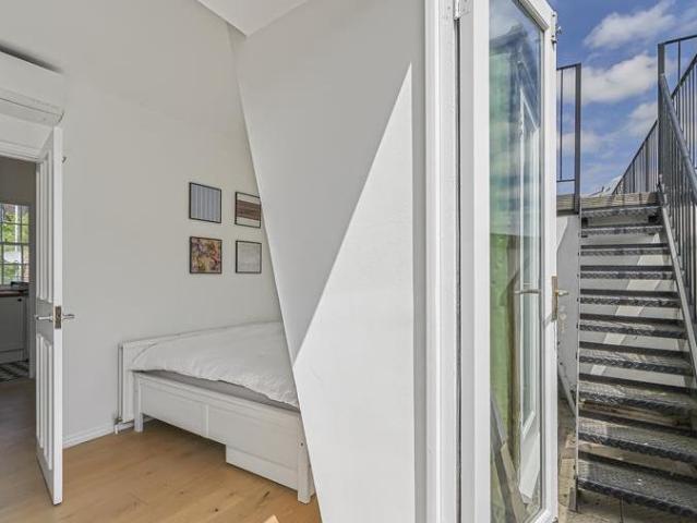 apartment for rent in Battersea Square, SW11