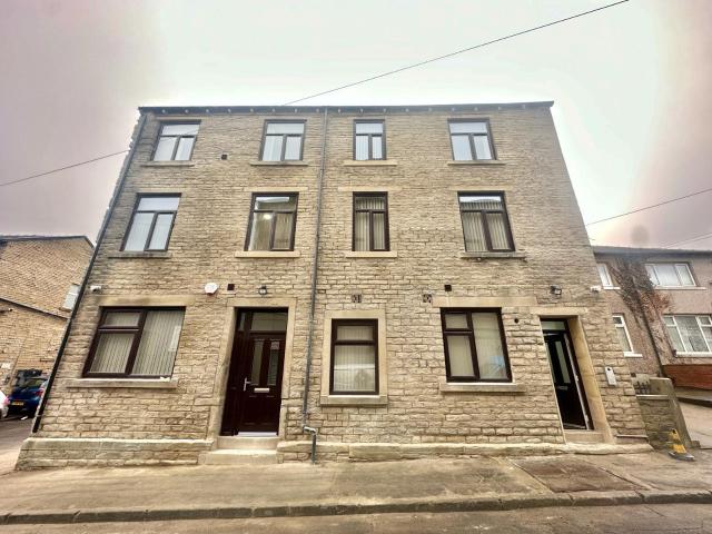 apartment for rent in Bay Hall Common Road, Huddersfield, Huddersfield