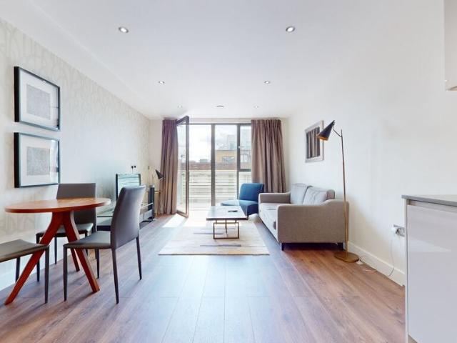 1 bedroom flat to rent on Back Church Lane, London