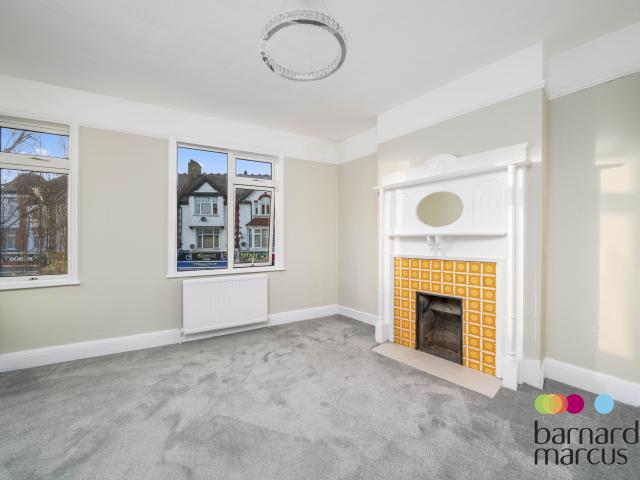 apartment for rent in Ballards Lane, London, London