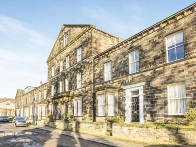 apartment for rent in Balmoral Place, Halifax, HX1