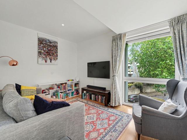 apartment for rent in Balmore Street, London, N19