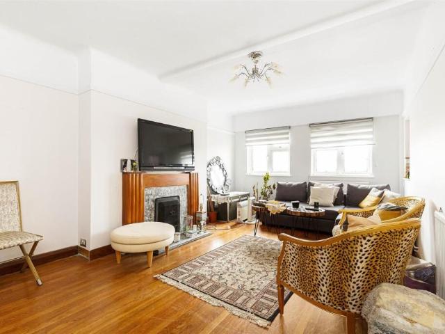 apartment for rent in Barnes High Street, SW13 9LE