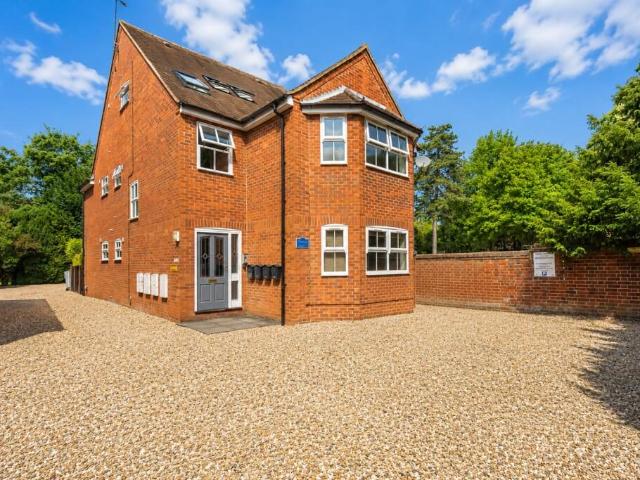 apartment for rent in Beaconsfield Road, AL1 3RG