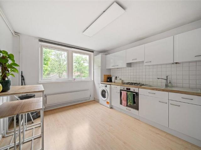 apartment for rent in Beaumont Road, SW19 6RG
