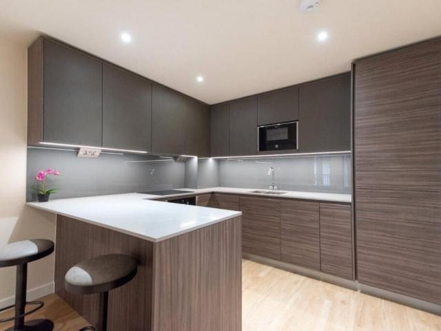 apartment for rent in Beaufort Square, London, NW9