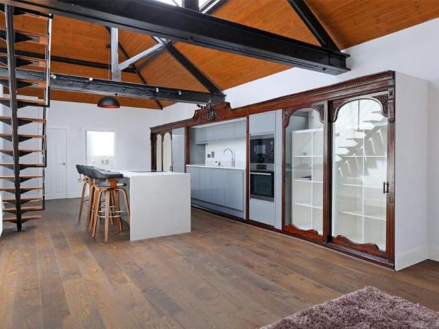 apartment for rent in Bell Street, RH2 7BG