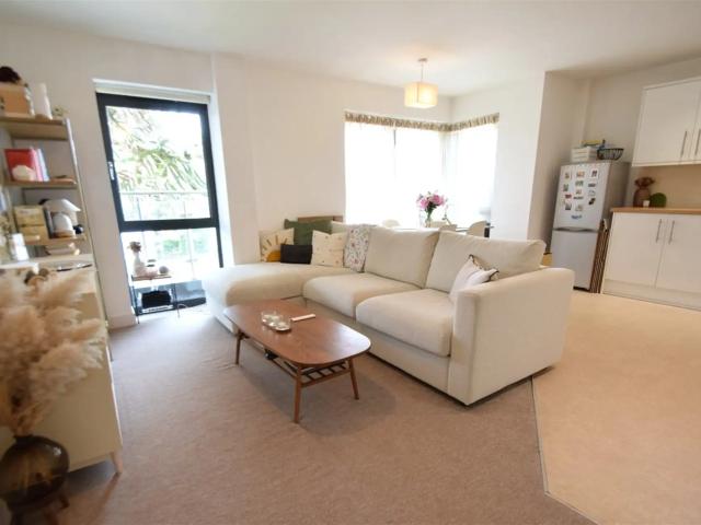apartment for rent in Belmont Road Southampton SO17 2GE
