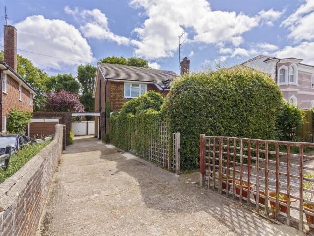 apartment for rent in Belsize Road, BN11 4RH