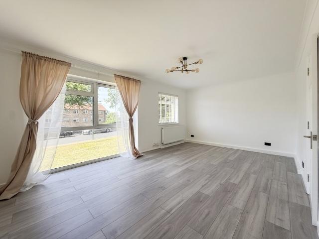 apartment for rent in Benhill Wood Road, Sutton, Sutton