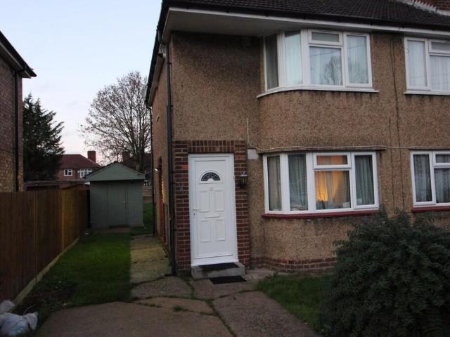 apartment for rent in Berwick Avenue, UB4 0NJ