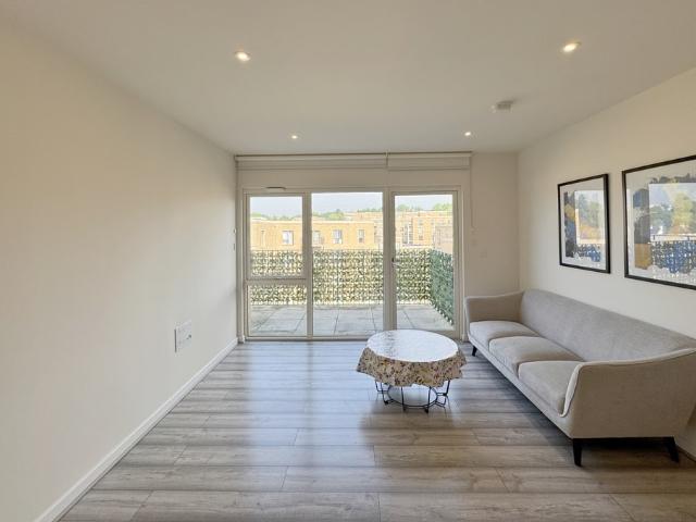 2 bedroom flat to rent on Bittacy Hill, London