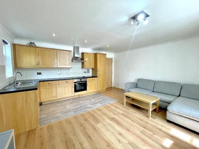 Apartment for rent in Blackwell Close, N21 1UL