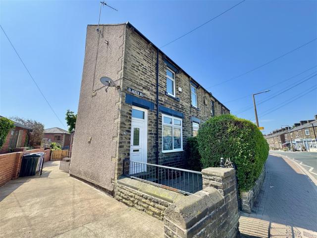 apartment for rent in Blacker Road, Mapplewell Barnsley, S75 6BW