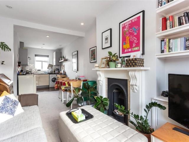 apartment for rent in Blackstock Road, N5 2LL