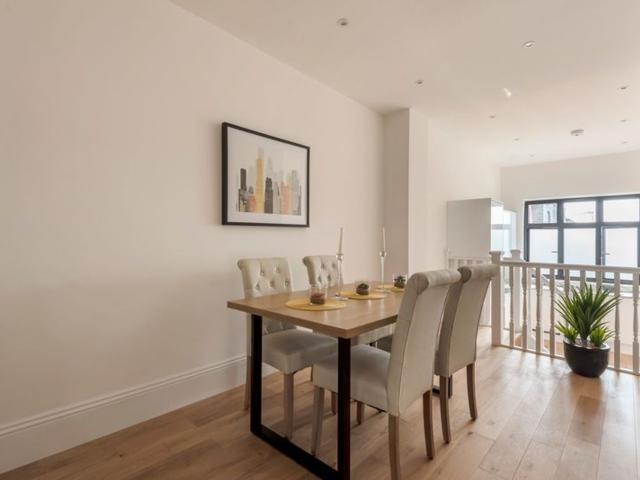 apartment for rent in Blackstock Road, London, N4